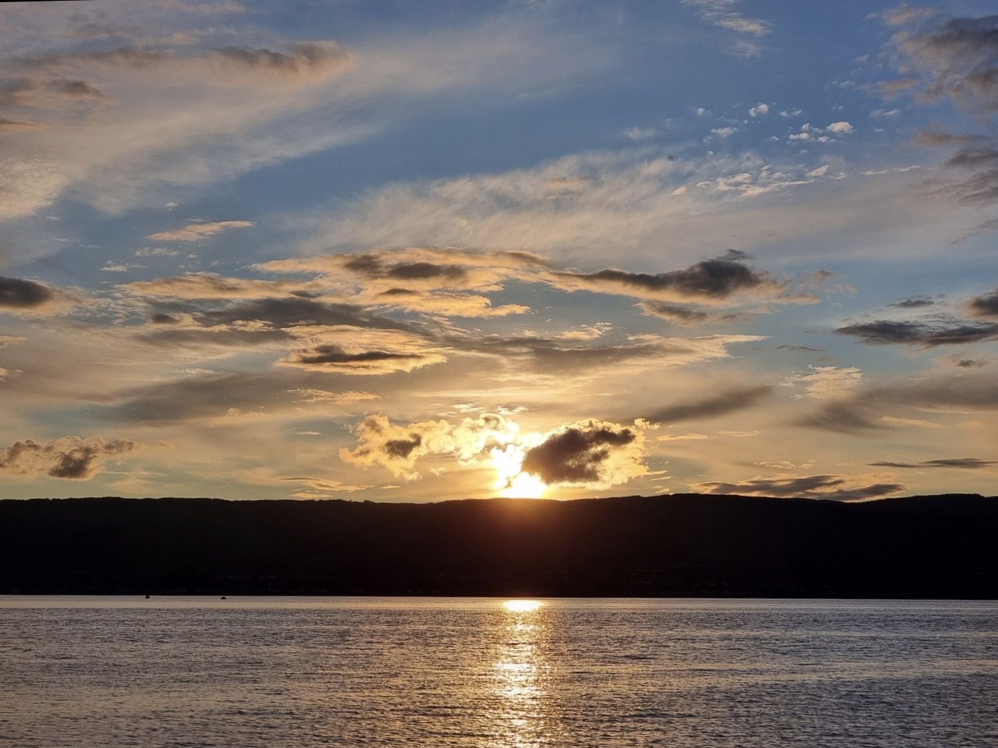 Why Is the Sky Blue? The Science of Sunlight and Our Atmosphere ...